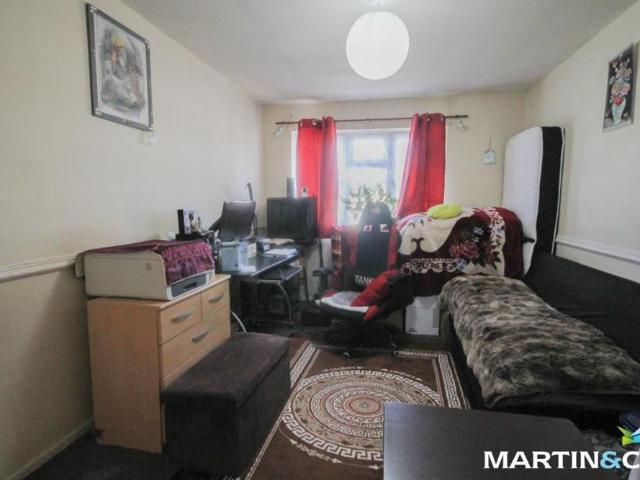 1 bedroom maisonette to rent