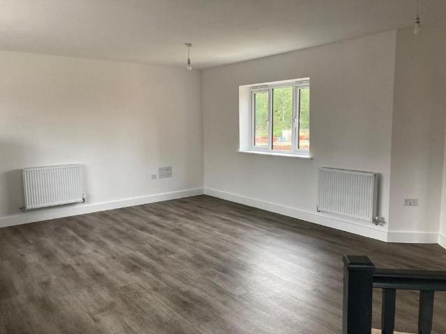 1 bedroom maisonette to rent
