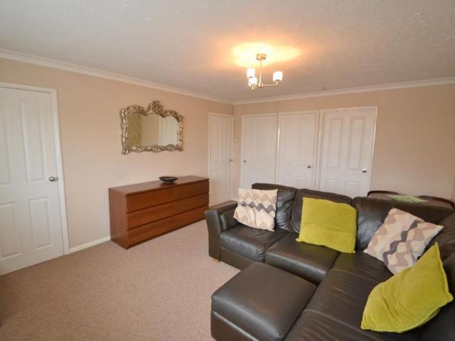 1 bedroom maisonette to rent
