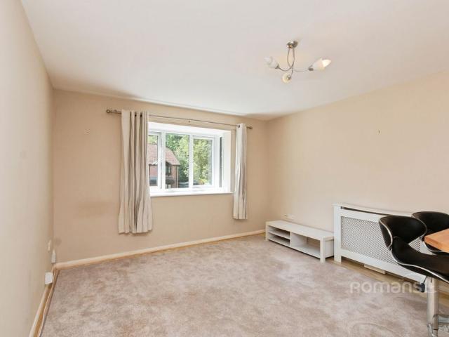 1 bedroom maisonette to rent
