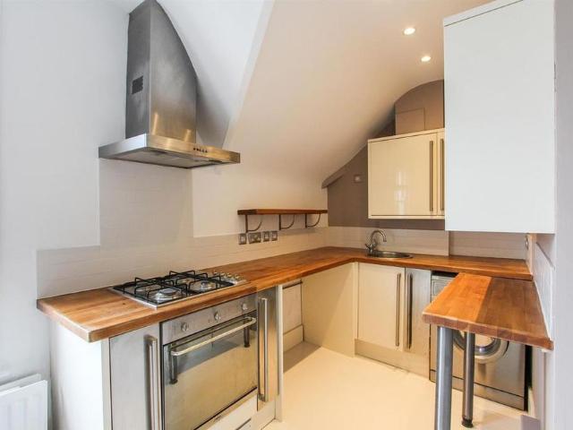 1 bedroom maisonette to rent