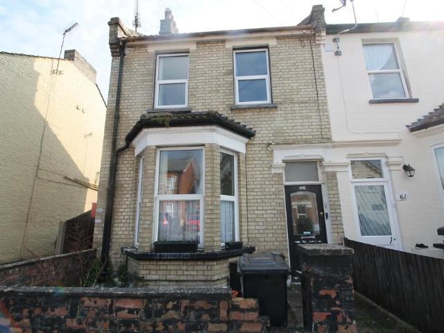 1 bedroom maisonette to rent