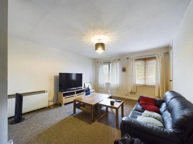 1 bedroom maisonette to rent