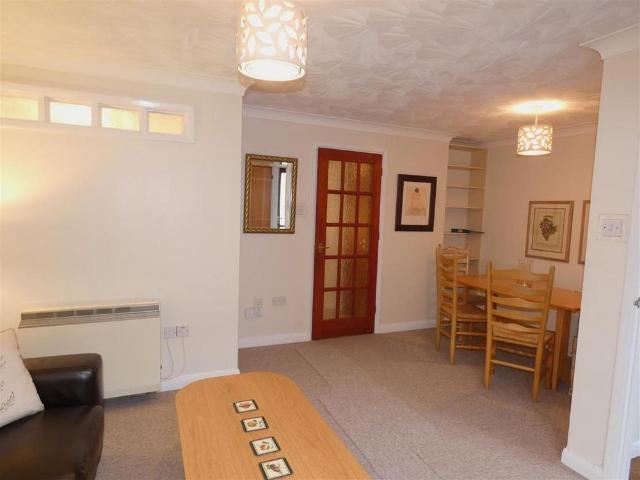 1 bedroom maisonette to rent