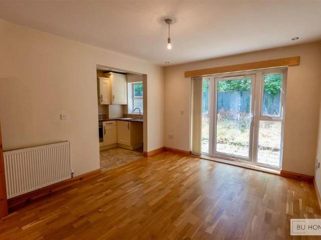 1 bedroom maisonette to rent