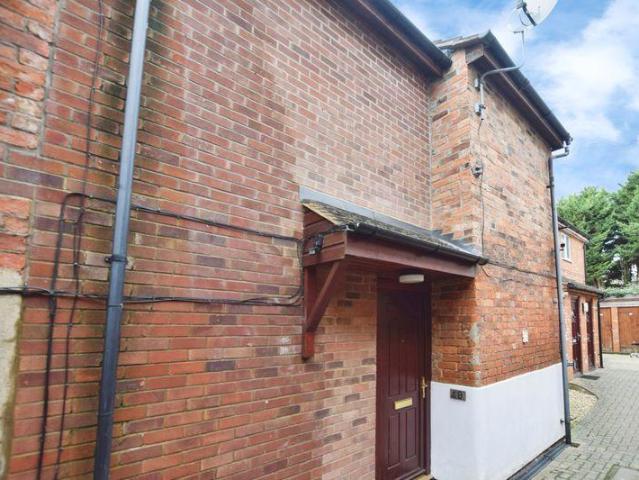 1 bedroom maisonette to rent