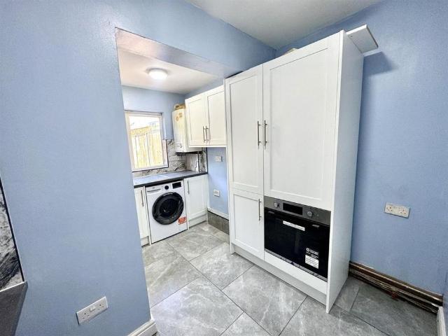 1 bedroom maisonette to rent