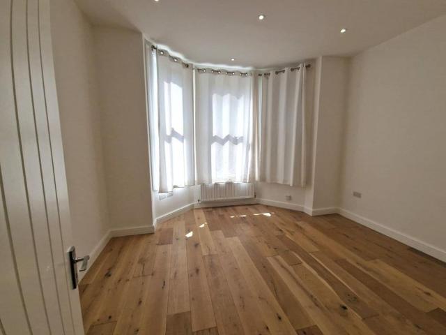 1 bedroom maisonette to rent