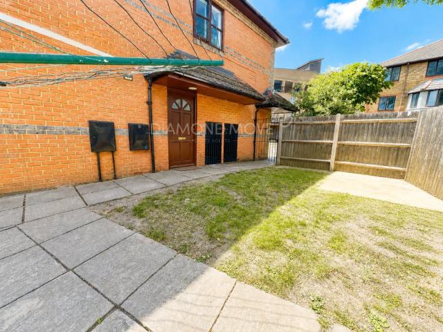 1 Bedroom Maisonette To Rent £1,450 pcm