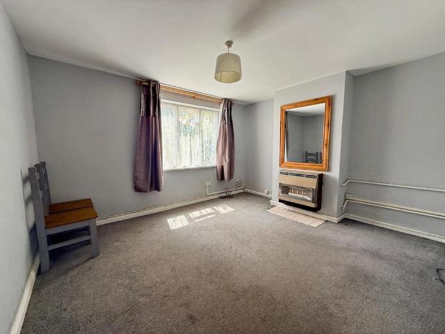 1 bedroom maisonette to rent