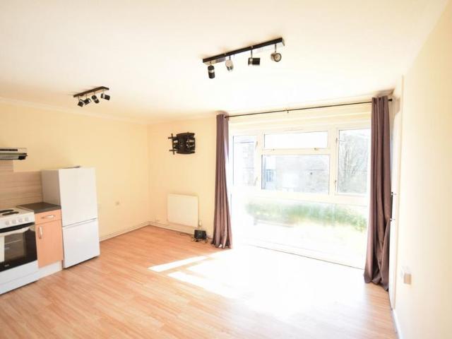 1 bedroom maisonette to rent