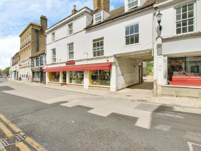 1 bedroom maisonette to rent