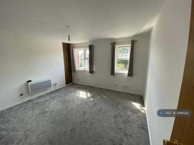 1 bedroom maisonette to rent