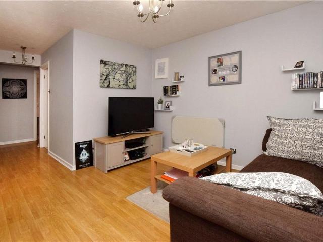 1 bedroom maisonette to rent