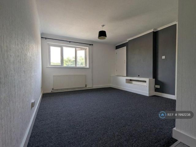 1 bedroom maisonette to rent