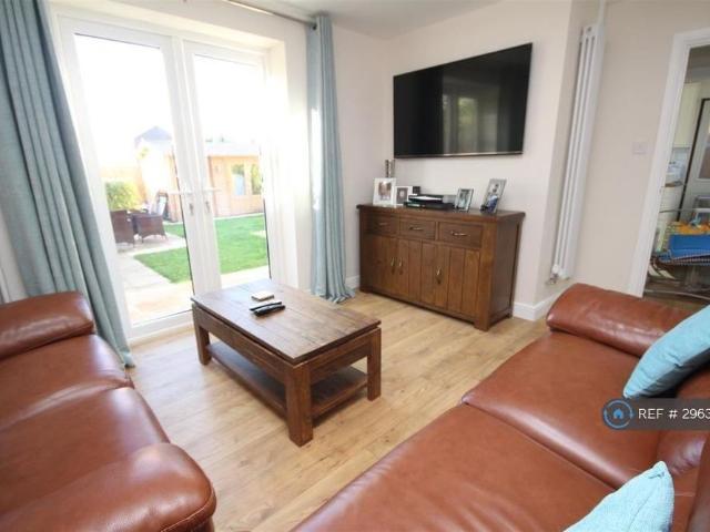 1 bedroom maisonette to rent