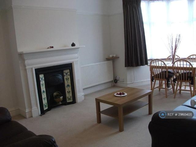 1 bedroom maisonette to rent
