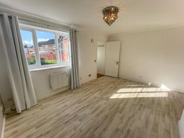 1 bedroom maisonette to rent