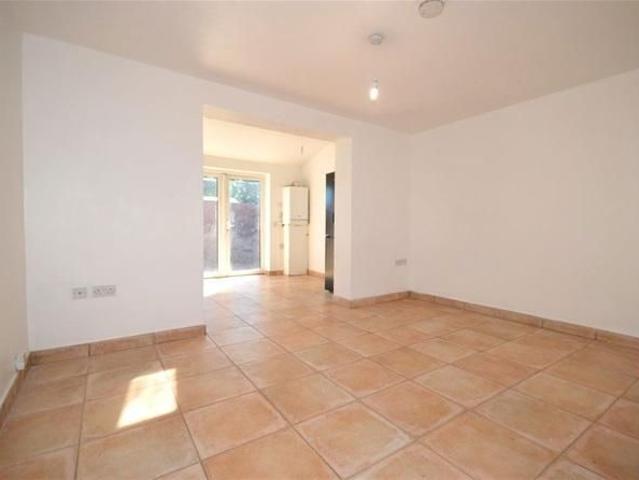 1 bedroom maisonette to rent