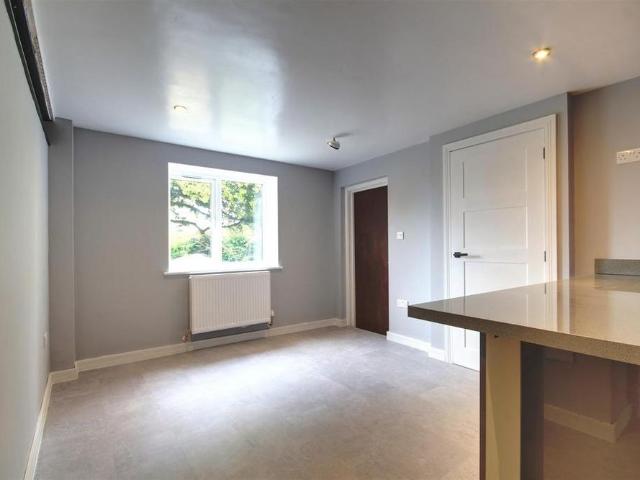 1 bedroom maisonette to rent