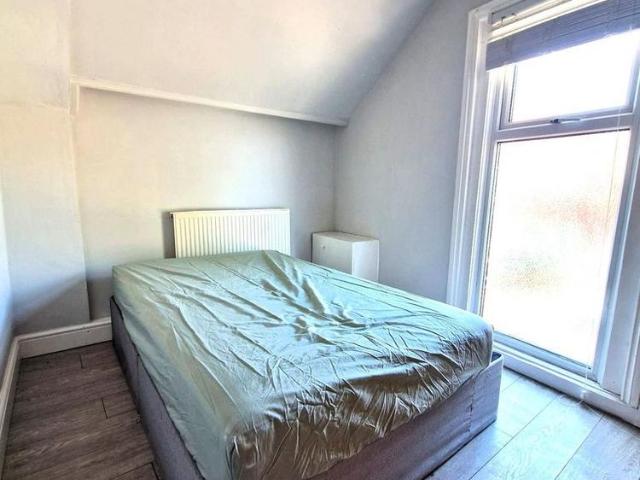 1 bedroom maisonette to rent