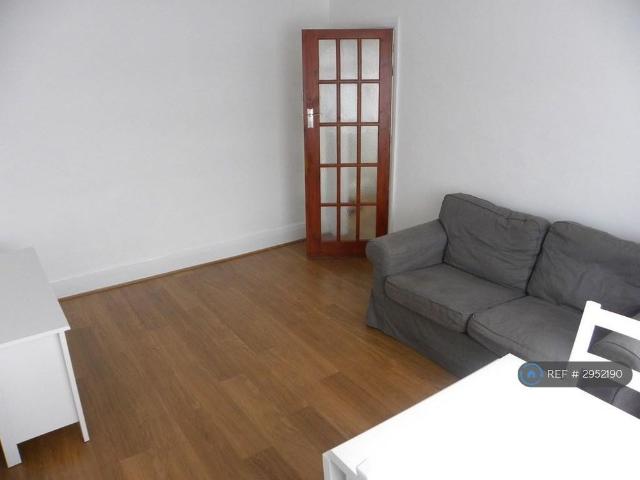1 bedroom maisonette to rent