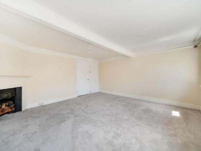 1 bedroom maisonette to rent