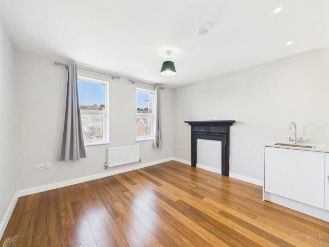 1 bedroom maisonette to rent