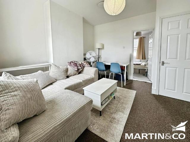1 bedroom maisonette to rent