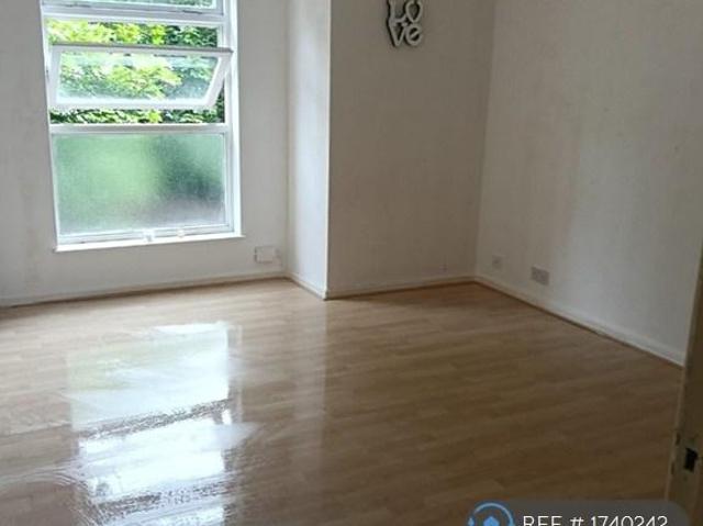 1 bedroom maisonette to rent
