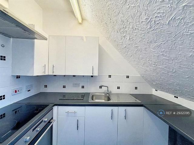 1 bedroom maisonette to rent