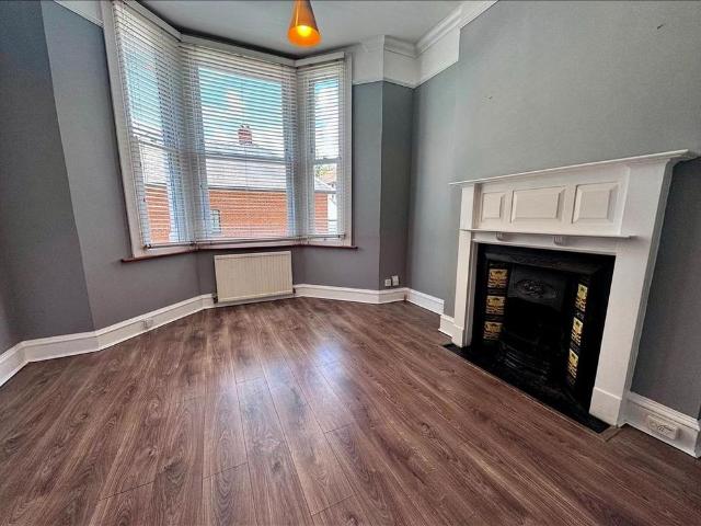 1 bedroom maisonette to rent
