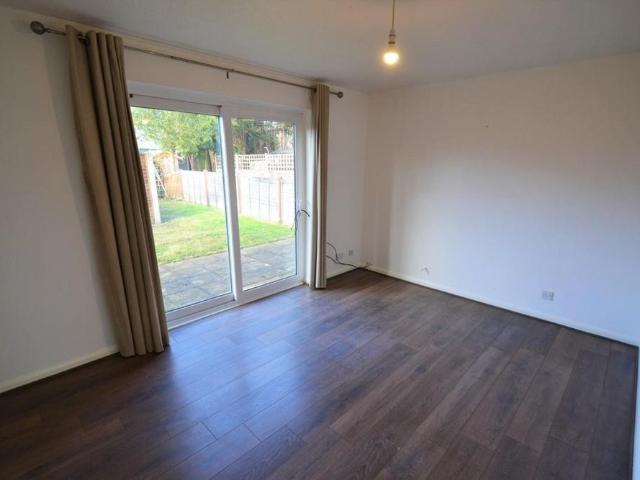 1 bedroom maisonette to rent
