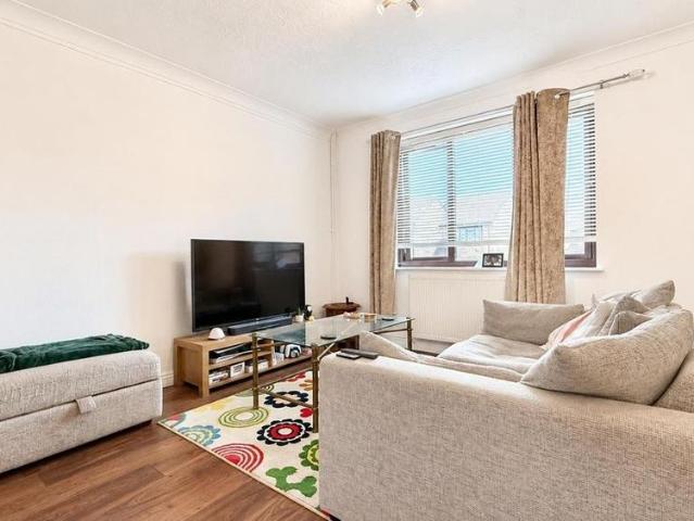 1 bedroom maisonette to rent