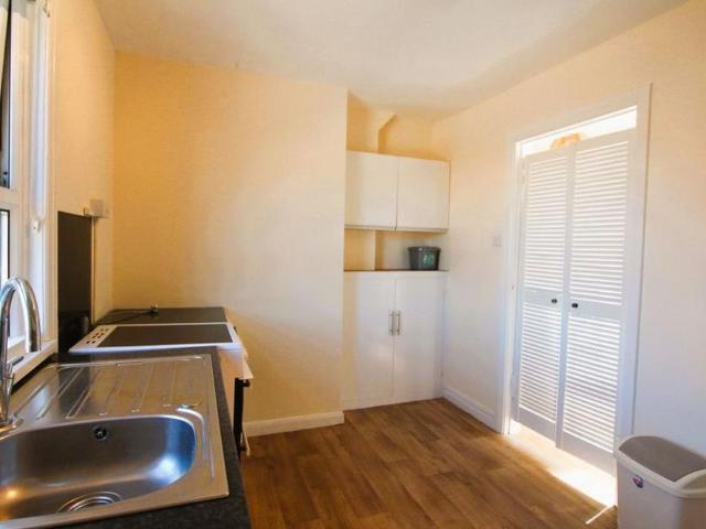 1 bedroom maisonette to rent