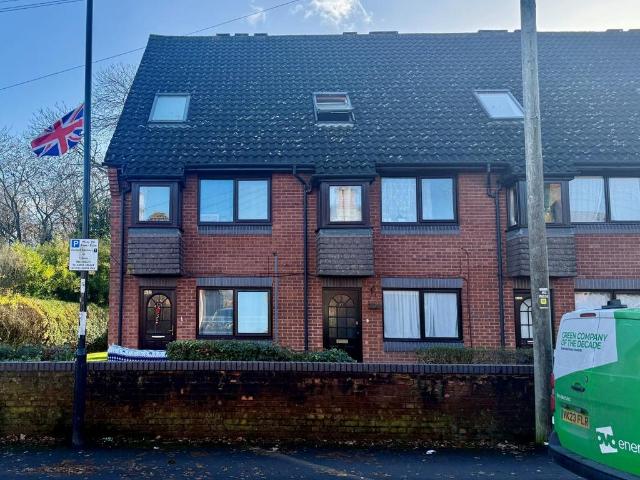 1 bedroom maisonette to rent