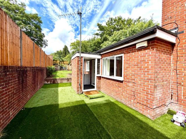 1 bedroom maisonette to rent