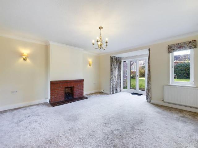 1 bedroom maisonette to rent