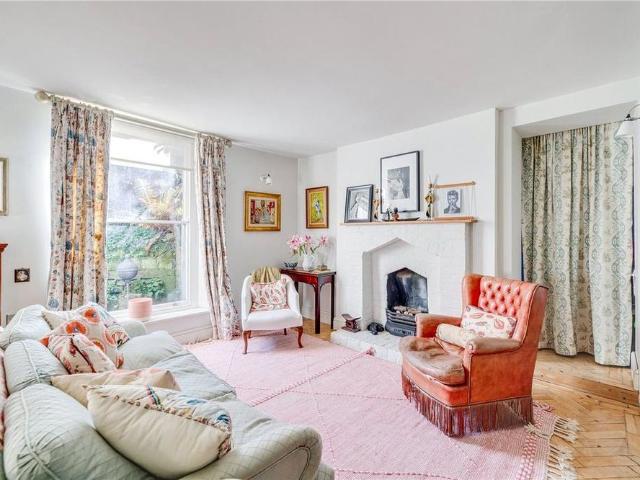 1 bedroom maisonette to rent