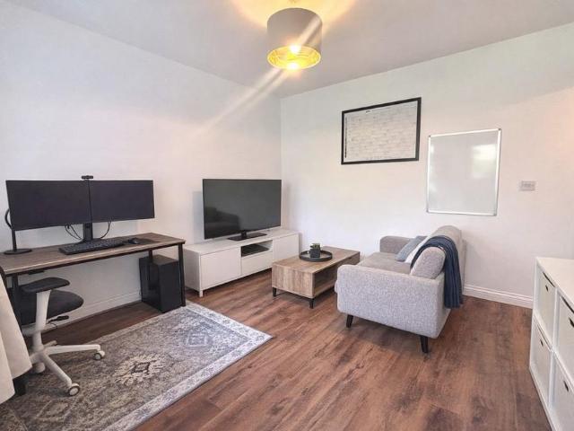 1 bedroom maisonette to rent
