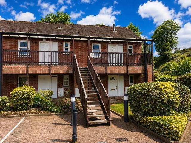 1 bedroom maisonette to rent
