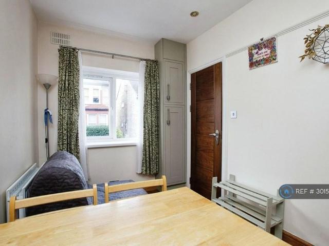 1 bedroom maisonette to rent