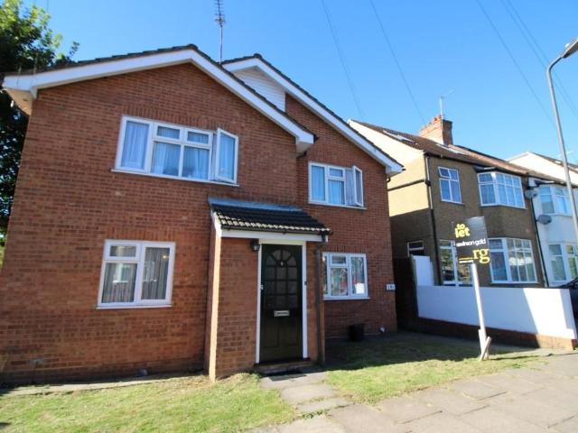 1 bedroom maisonette to rent