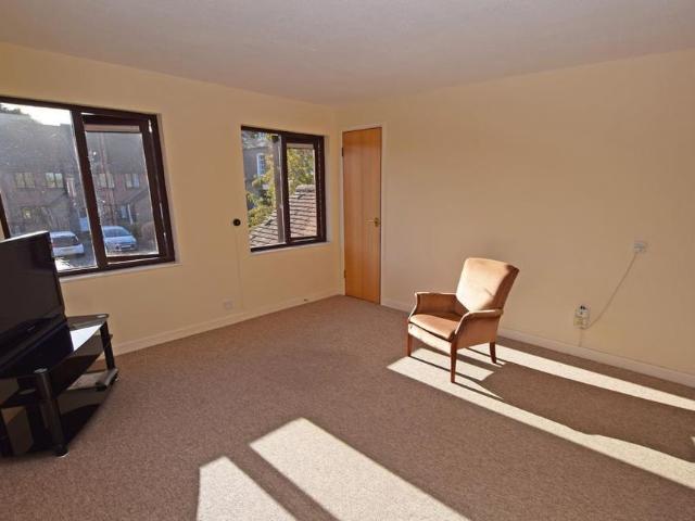 1 bedroom maisonette to rent