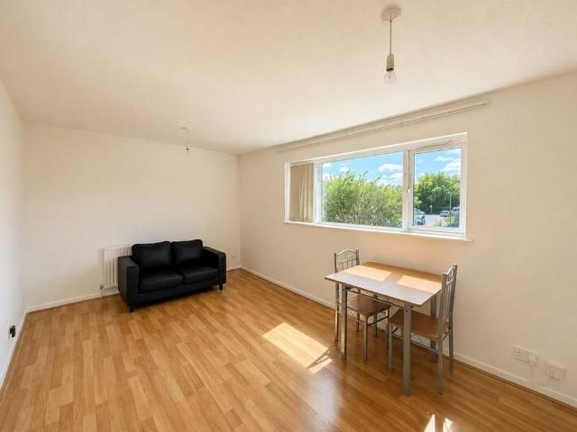 1 bedroom maisonette to rent