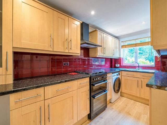 1 bedroom maisonette to rent