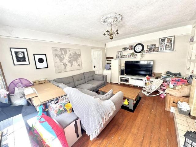1 bedroom maisonette to rent