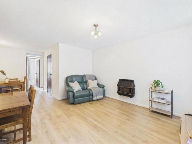 1 bedroom maisonette to rent