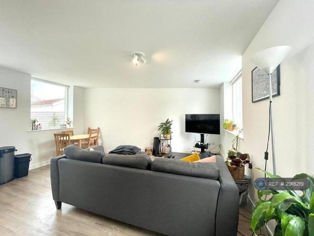 1 bedroom maisonette to rent