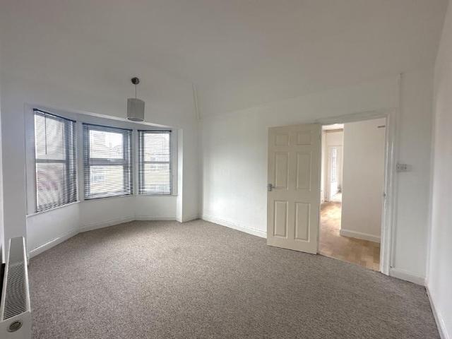 1 bedroom maisonette to rent